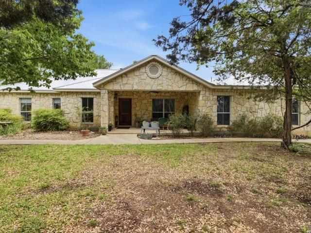 707 Oakridge Ln, Pipe Creek, TX 78063