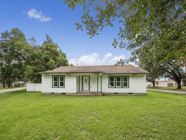 707 Oleander St, Sealy, TX 77474