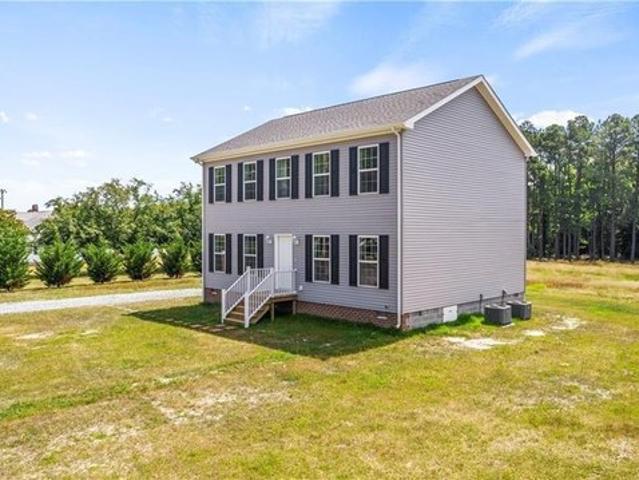 707 Lester St, Blackstone, VA 23824
