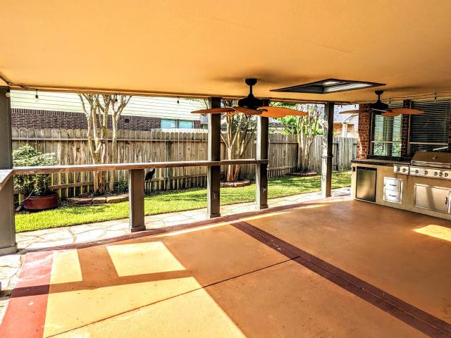 707 Lytton Springs