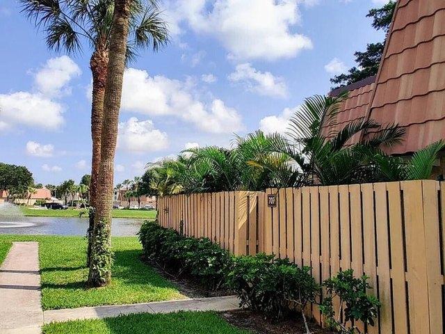 707 Mill Valley Pl, West Palm Beach, FL 33409