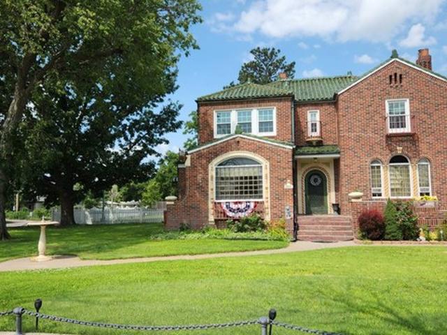 707 N 4th Ave, Hill City, KS 67642