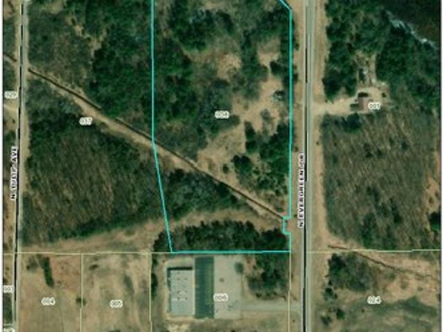 707 N Evergreen Dr, White Cloud, MI 49349