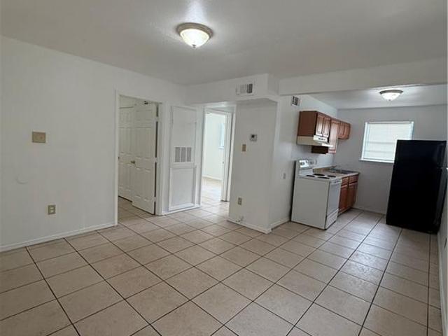 707 N Robertson Street # 104