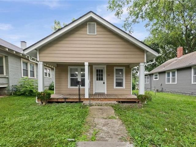 707 S Tremont Ave, Ottawa, KS 66067