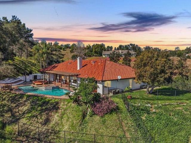 707 S Live Oak Park Rd, Fallbrook, CA 92028
