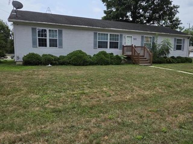 707 Sawyer Rd, Lansing, MI 48911