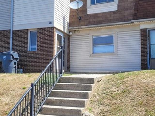 707 Saint Marys Dr, Steelton, PA 17113