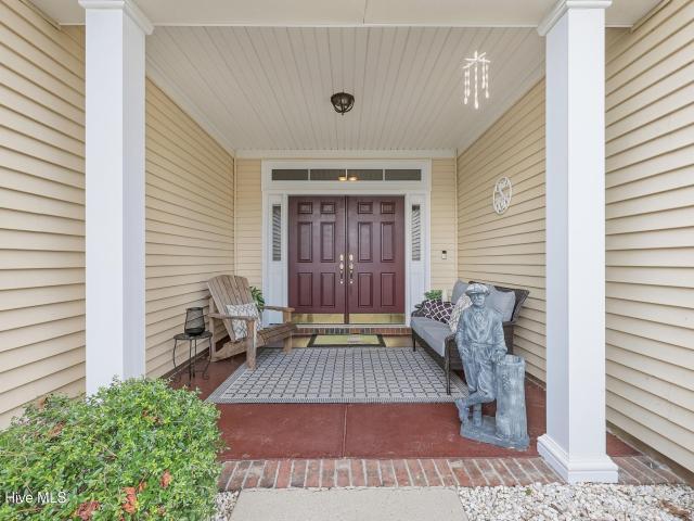 707 Royal Fern Court NW