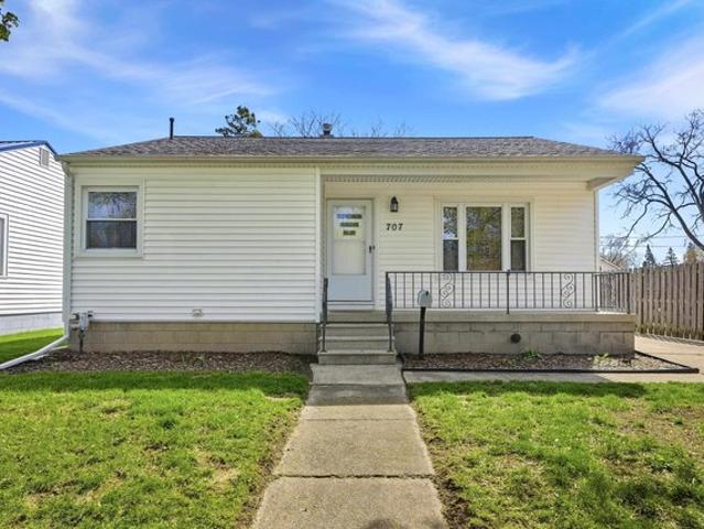 707 Raymond St, Bay City, MI 48706