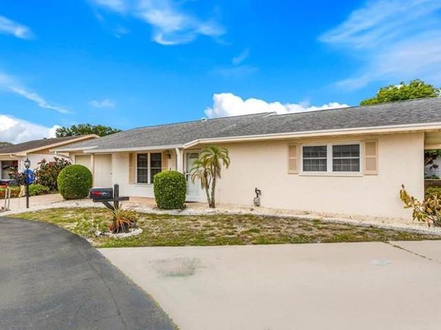 707 Reading Pl, Sun City Center, FL 33573