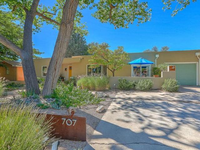 707 Richmond Dr SE, Albuquerque, NM 87106