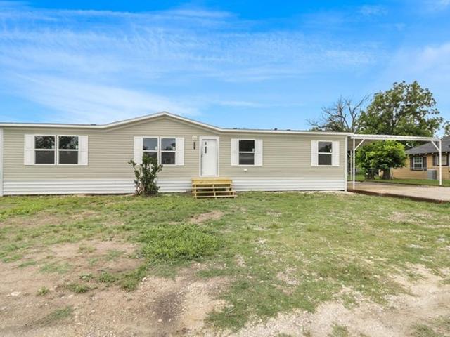 707 W 8th St, Coleman, TX 76834