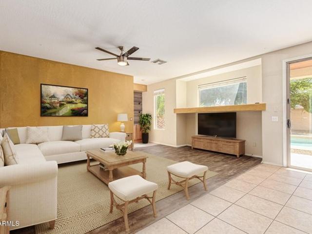 707 W Agrarian Hills Dr, San Tan Valley, AZ 85143