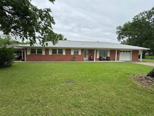 707 W Creek St, Marietta, OK 73448