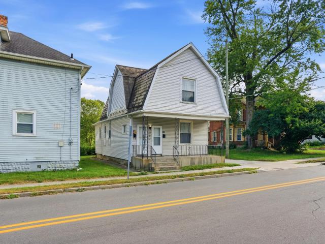 707 W Creighton Avenue