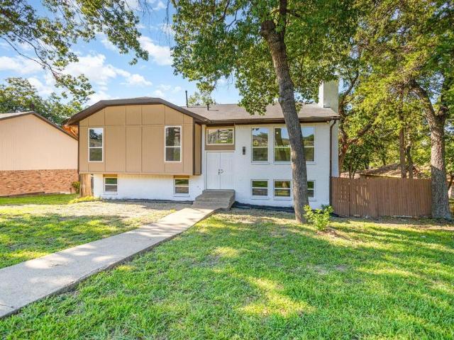 707 W Red Bird Lane