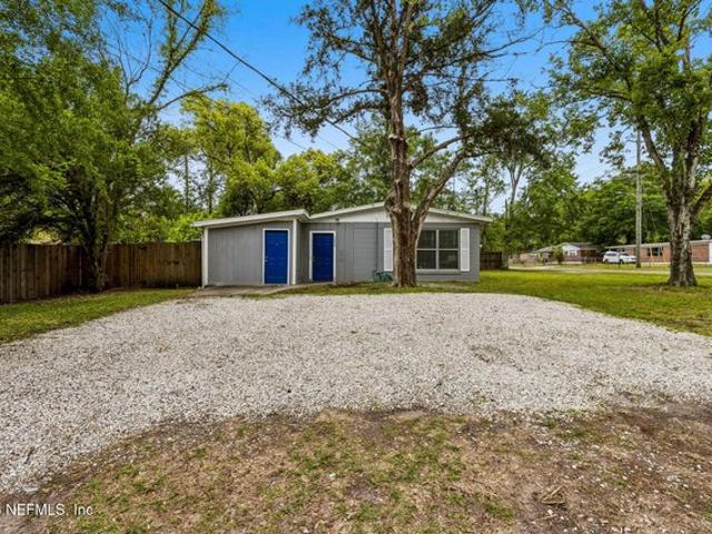 7086 Queen of Hearts Ct, Jacksonville, FL 32210
