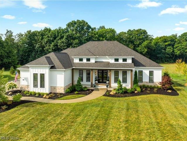 7087 Emerson Cir NW, Massillon, OH 44646