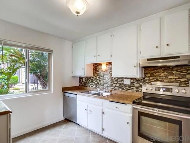 7087 Russan Ln, Lemon Grove, CA 91945