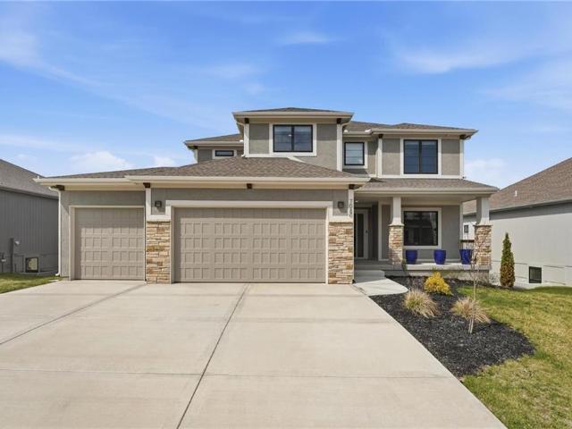 7080 NW Forest Lakes Dr, Parkville, MO 64152 | MLS #2610 | Compass