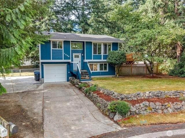 7080 E Cascade Ct, Port Orchard, WA 98366