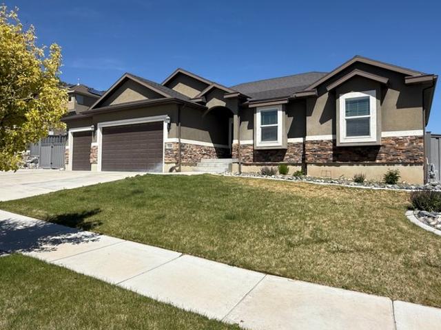 7081 N Hollow View Ct, Eagle Mountain, UT 84005