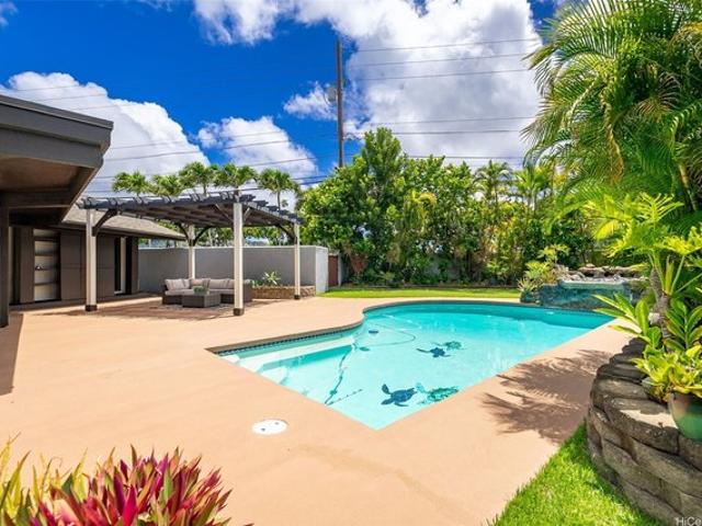 7081 Kalanianaole Hwy, Honolulu, HI 96825