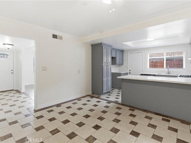 7082 Heil Ave #1, Huntington Beach, US, CA