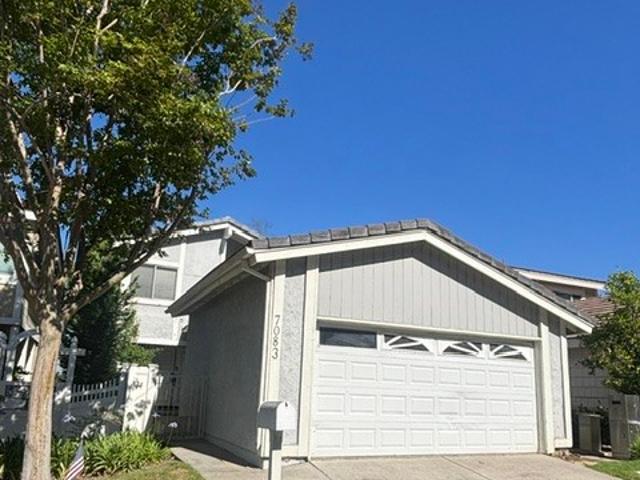 7083 E Shorecrest