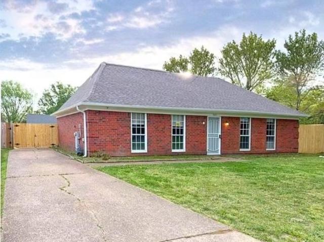7083 Gleneagles Dr, Memphis, TN 38141