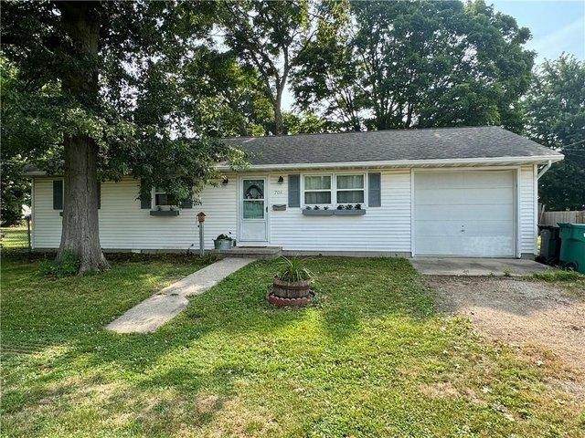 708 25th St, Mattoon, IL 61938