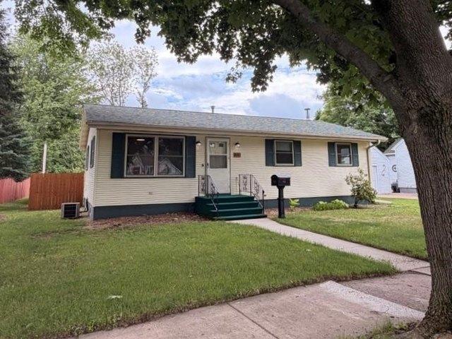 708 7th St, Mosinee, WI 54455