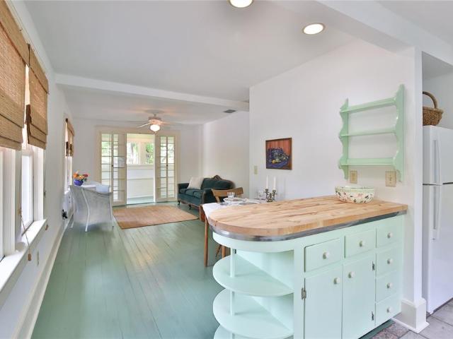 708 42nd St, Sarasota, FL 34234 | MLS #A4688