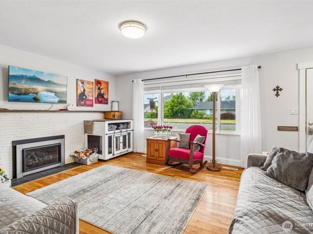 708 5th Avenue SE