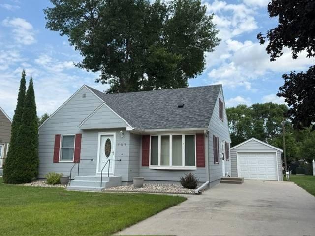 708 Center St, Ortonville, MN 56278