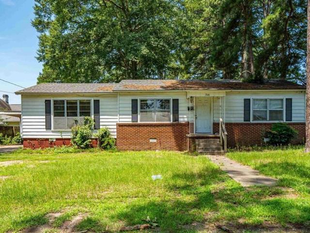 708 Cherry Ln, Malvern, AR 72104