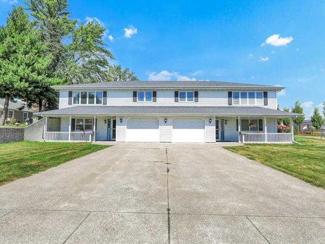 708 and 710 Independence St, Pella, IA 50219
