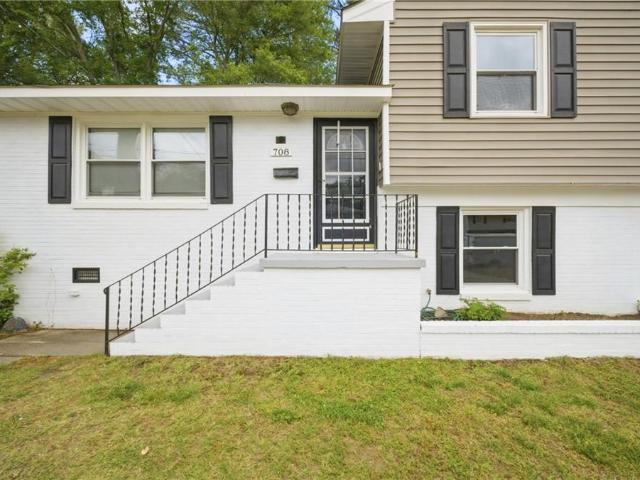 708 Arlington TER