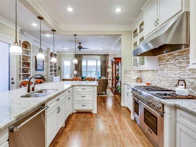 708 Asbury St, Houston, TX 77007