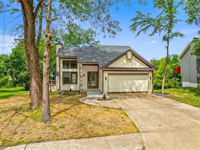 708 Autumn Dr, Belton, MO 64012