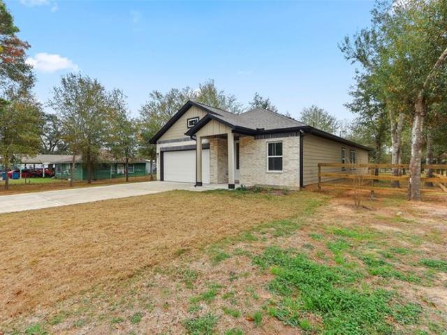 708 Azalea St, Waller, TX 77484