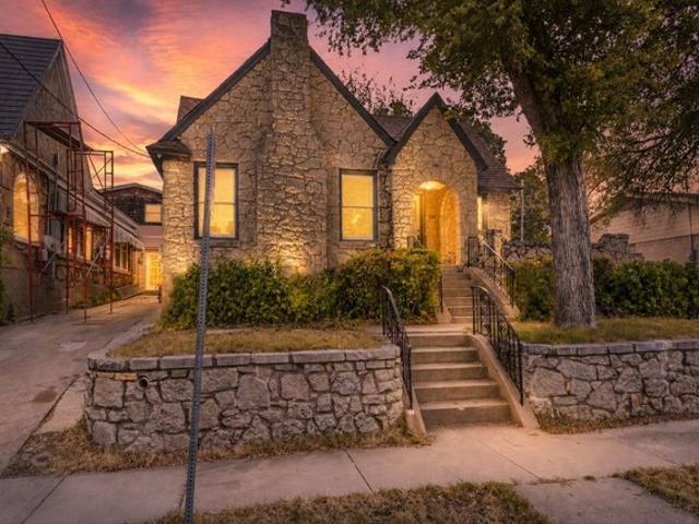 708 Blaylock Dr, Dallas, TX 75203