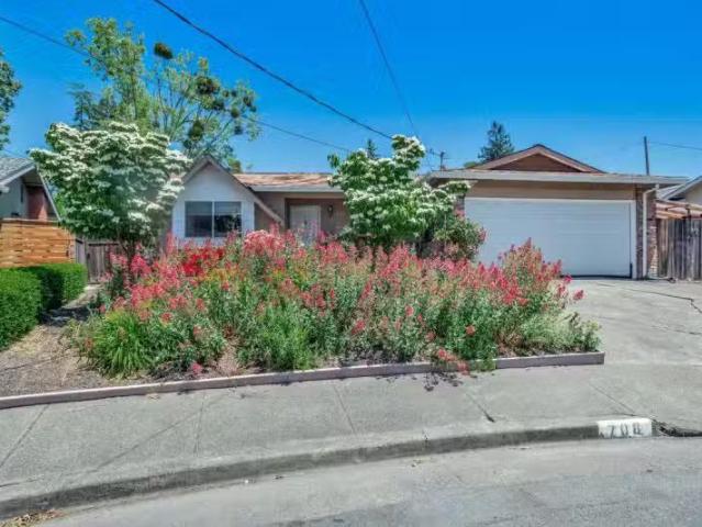 708 BRASHER CT, SANTA ROSA, CA 95405 Single Family Residence F.