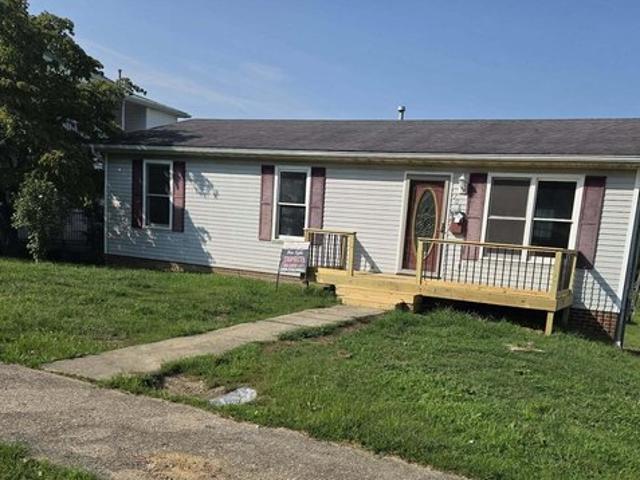 708 Broadway St, Irvine, KY 40336