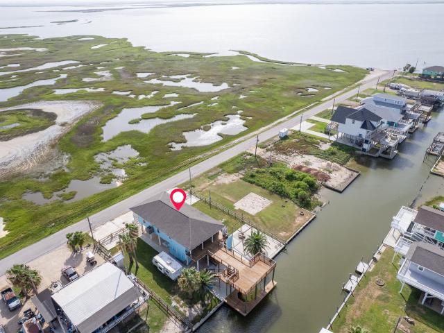 708 Dolphin Dr
