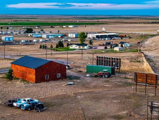 708 E 6th St, Pine Bluffs, WY 82082