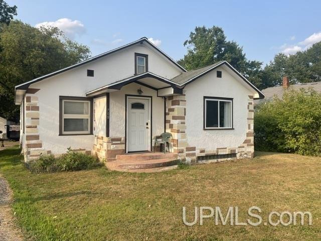 708 E Breitung Ave, Kingsford, MI 49802