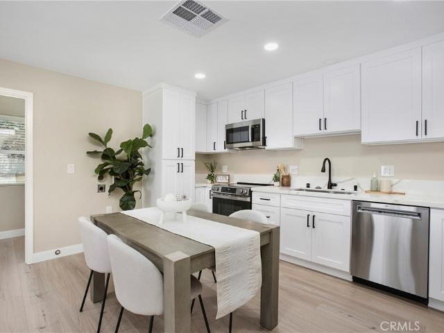 708 E Elm