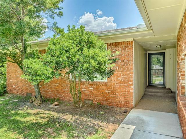 708 E Lea Terrace